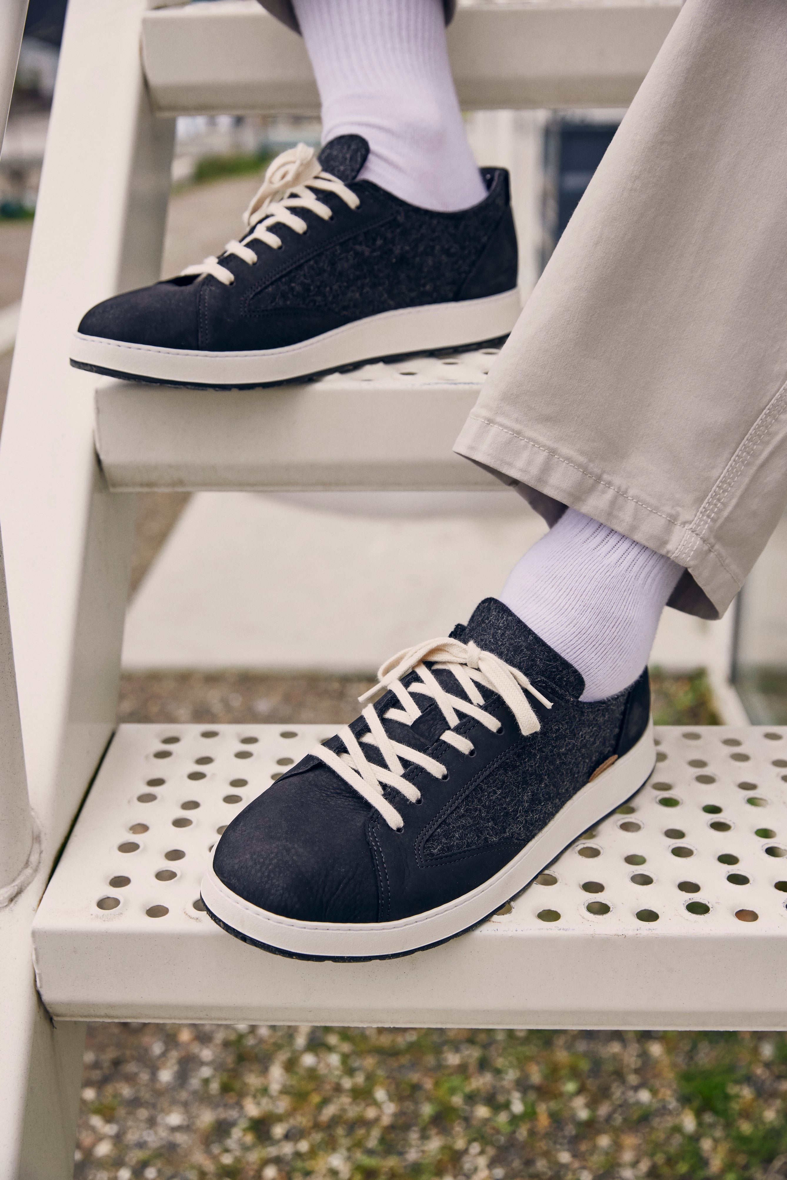 Langdal men - Charcoal, style 002 – glerups.com
