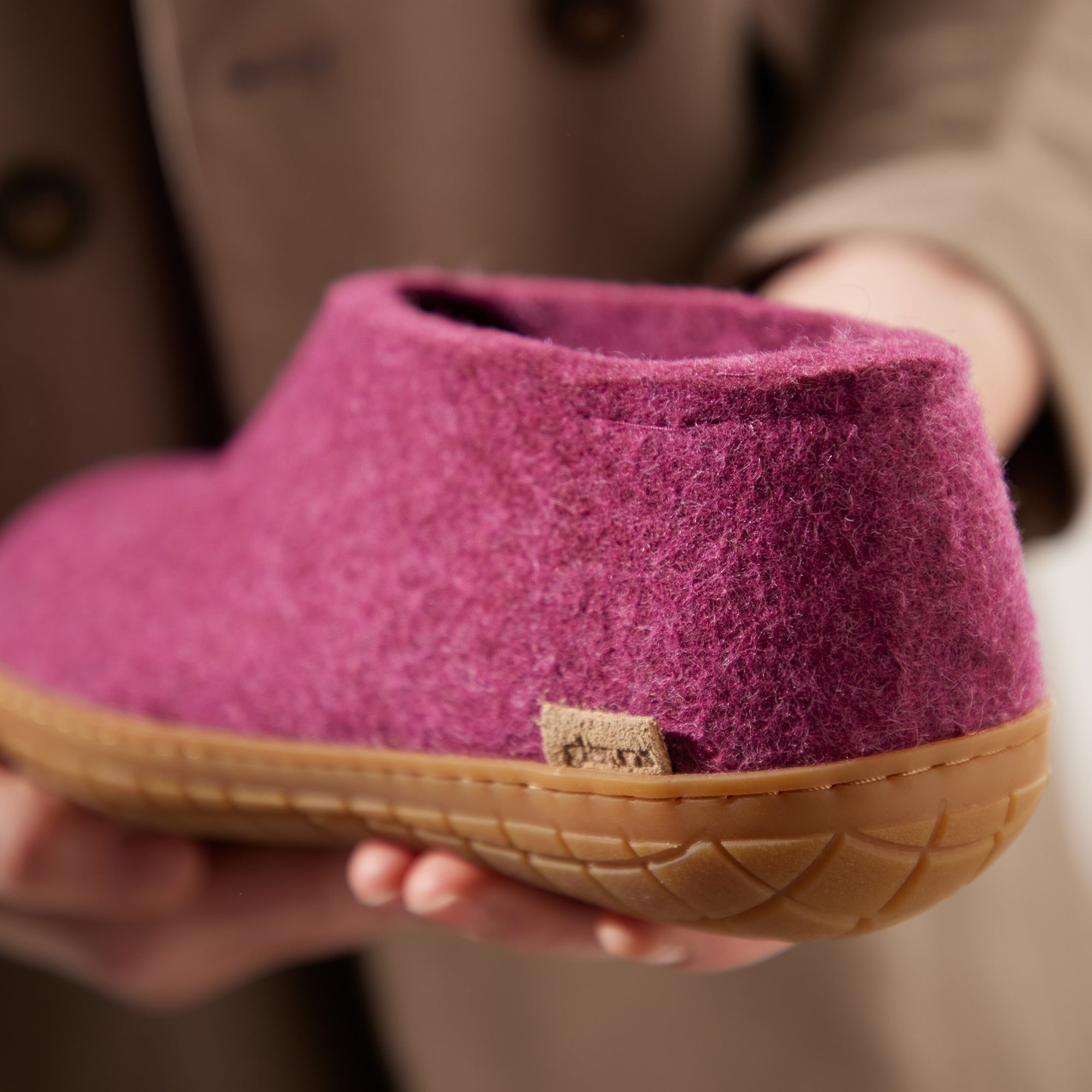 Shoe with natural rubber sole - honey - Cranberry – glerups.com