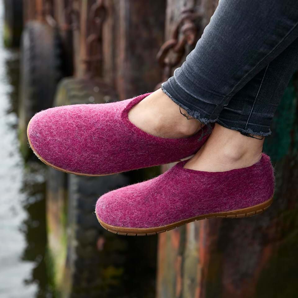 Shoe with natural rubber sole - honey - Cranberry – glerups.com