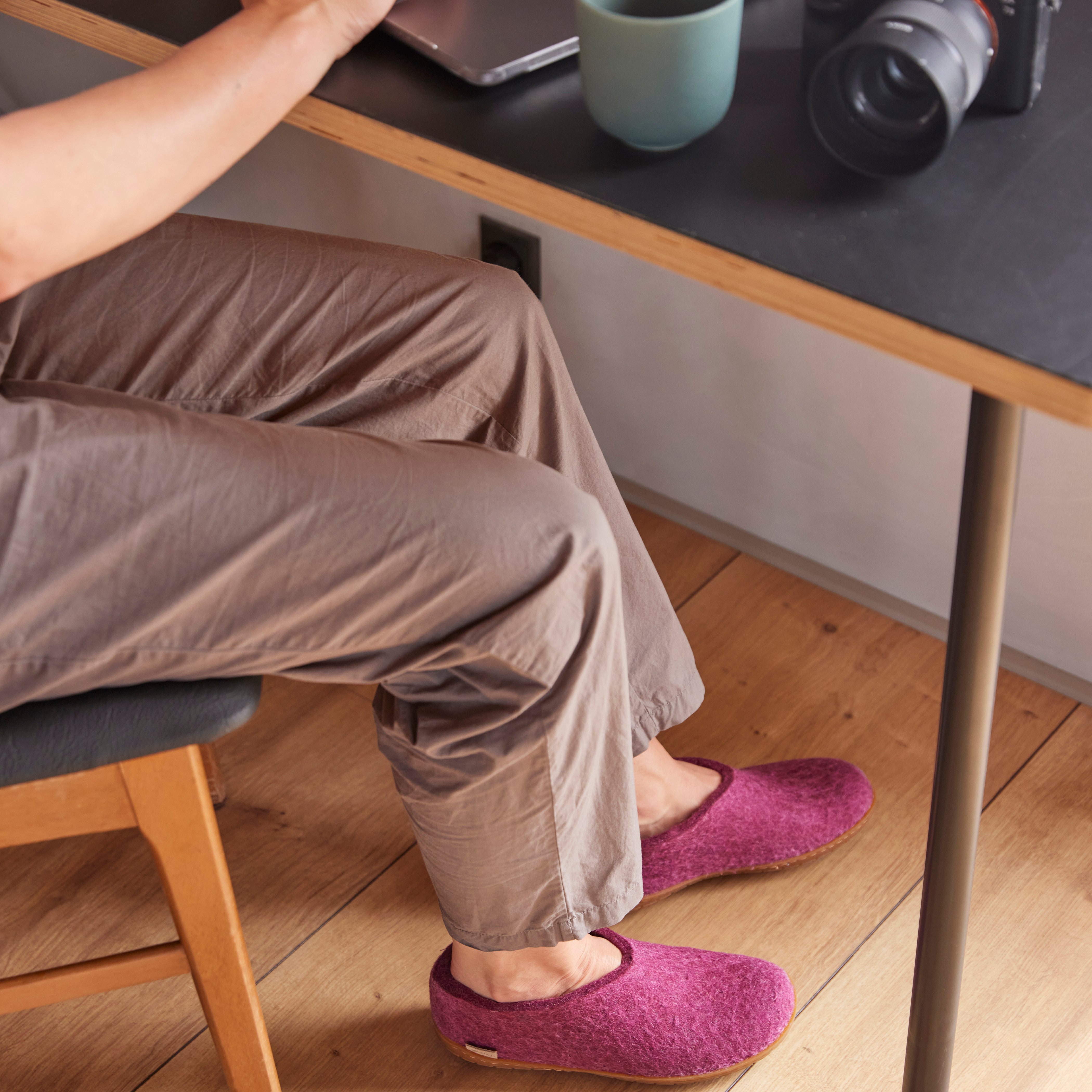 Shoe with natural rubber sole - honey - Cranberry – glerups.com